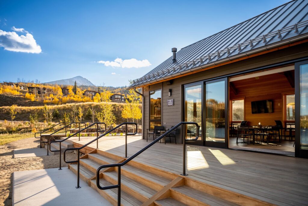 Summit Sky Ranch Lake House - Best In American Living